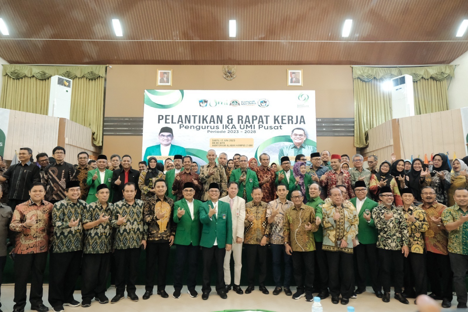 Pengurus IKA UMI Resmi Dilantik, Rektor Tegaskan Kontribusi untuk ... Pengurus IKA UMI Resmi Dilantik, Rektor Tegaskan Kontribusi untuk ...
